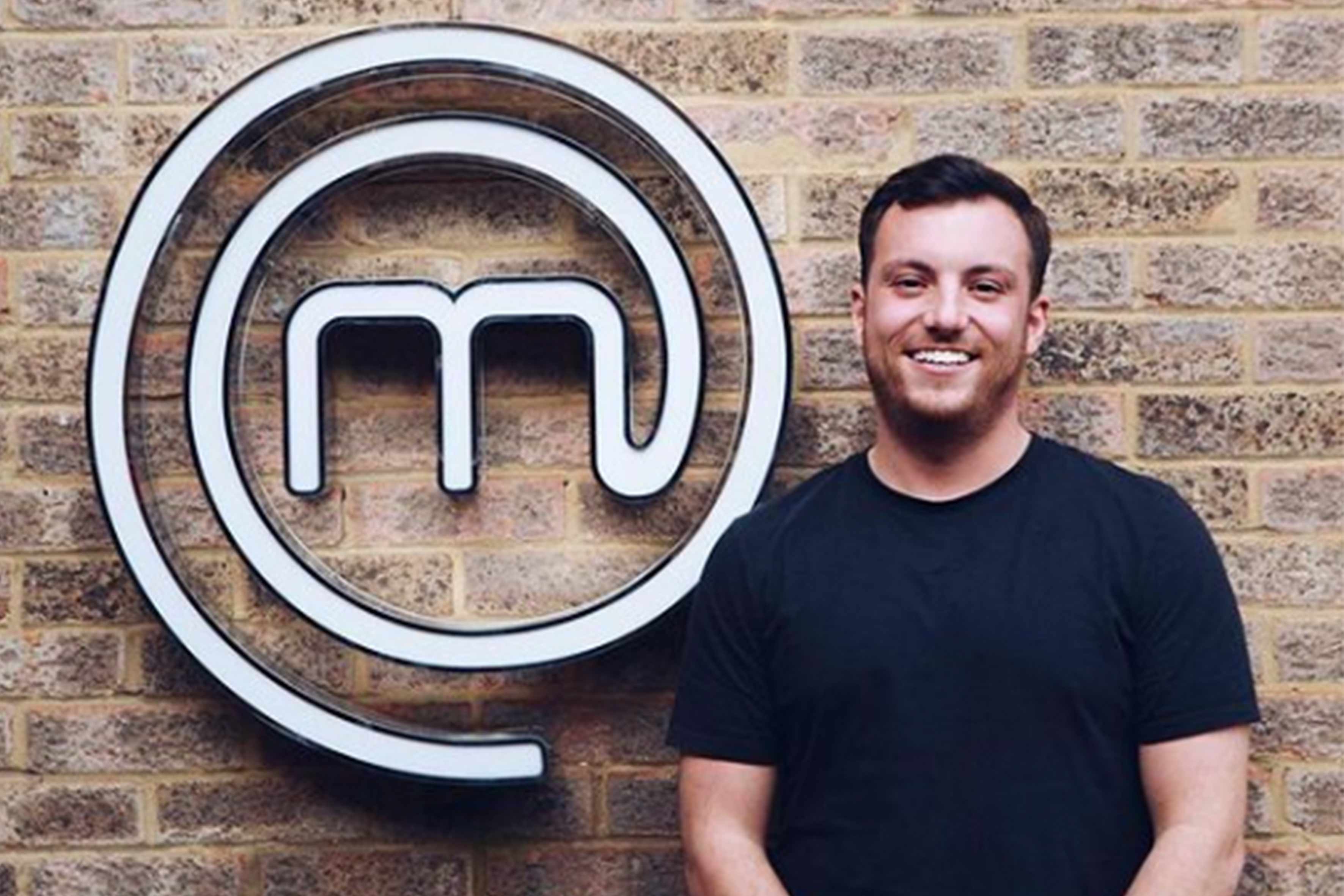 Masterchef Finalist 2021, Mike Tomkins, describes SantokuKnives' produ ...